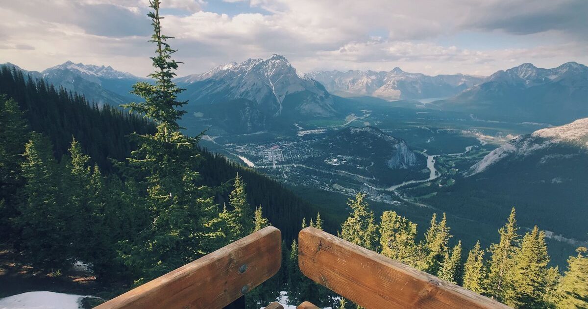 Canada holds largest Express Entry draw ever | Canadavisa.com